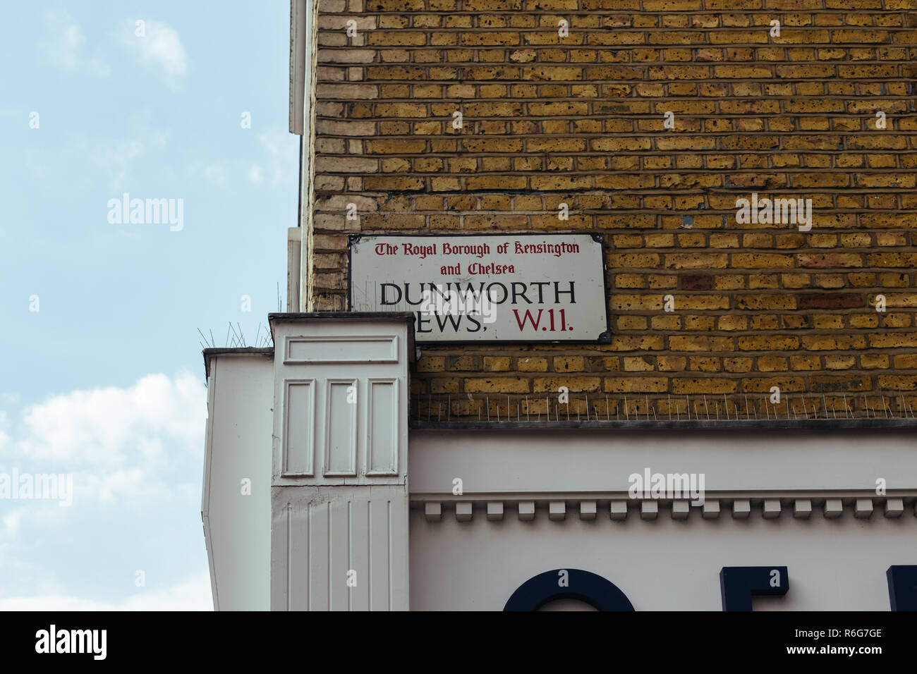 Dunworth mews hi-res stock photography and images - Alamy