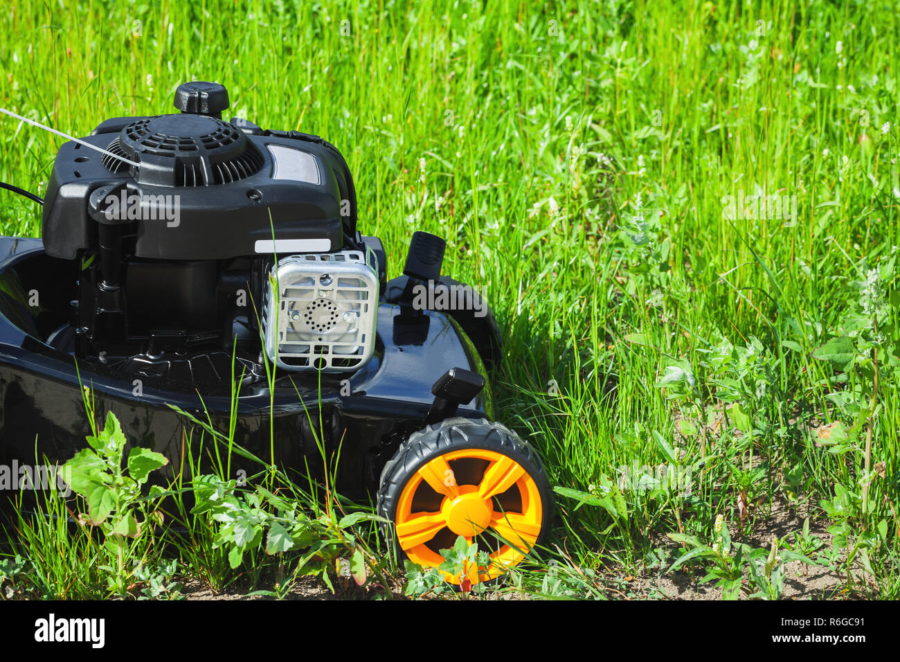 Mower wheel hi-res stock photography and images - Alamy