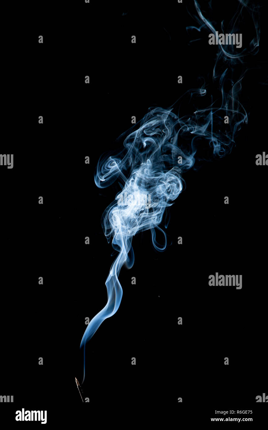 Black smoke background hi-res stock photography and images - Alamy