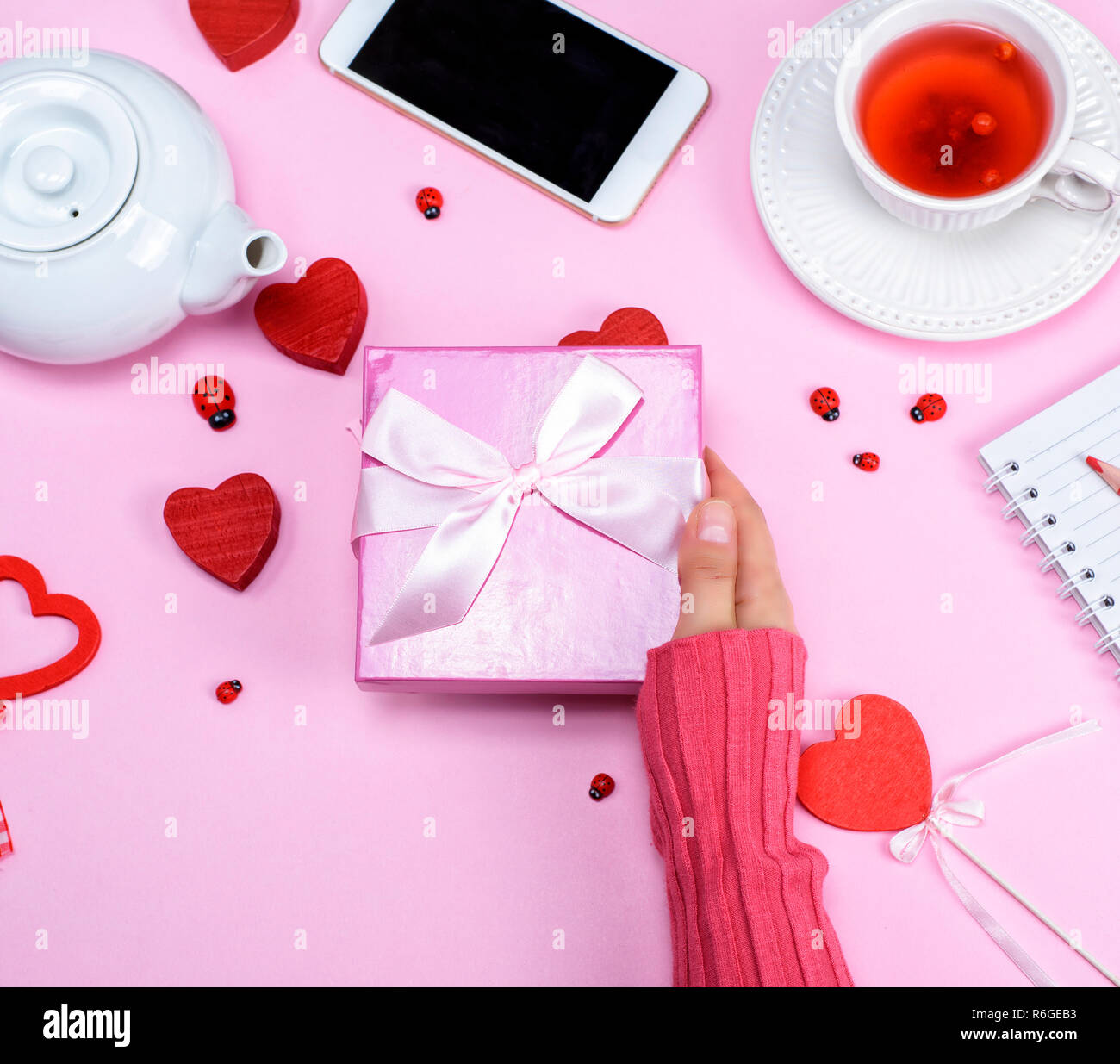 Hand over heart salute hi-res stock photography and images - Alamy