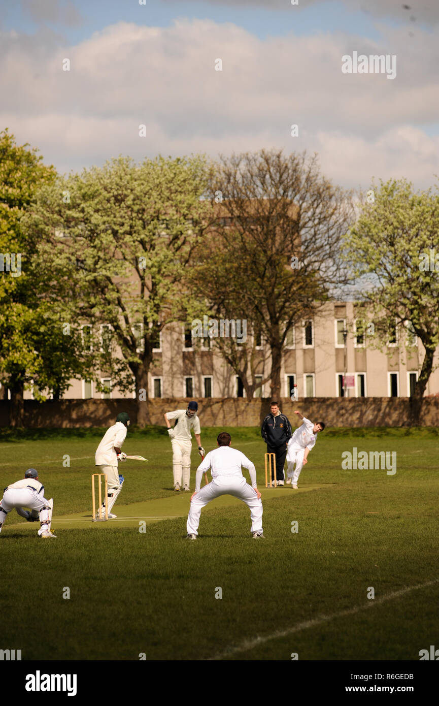 Aberdeen three girls in the street hi-res stock photography and images ...