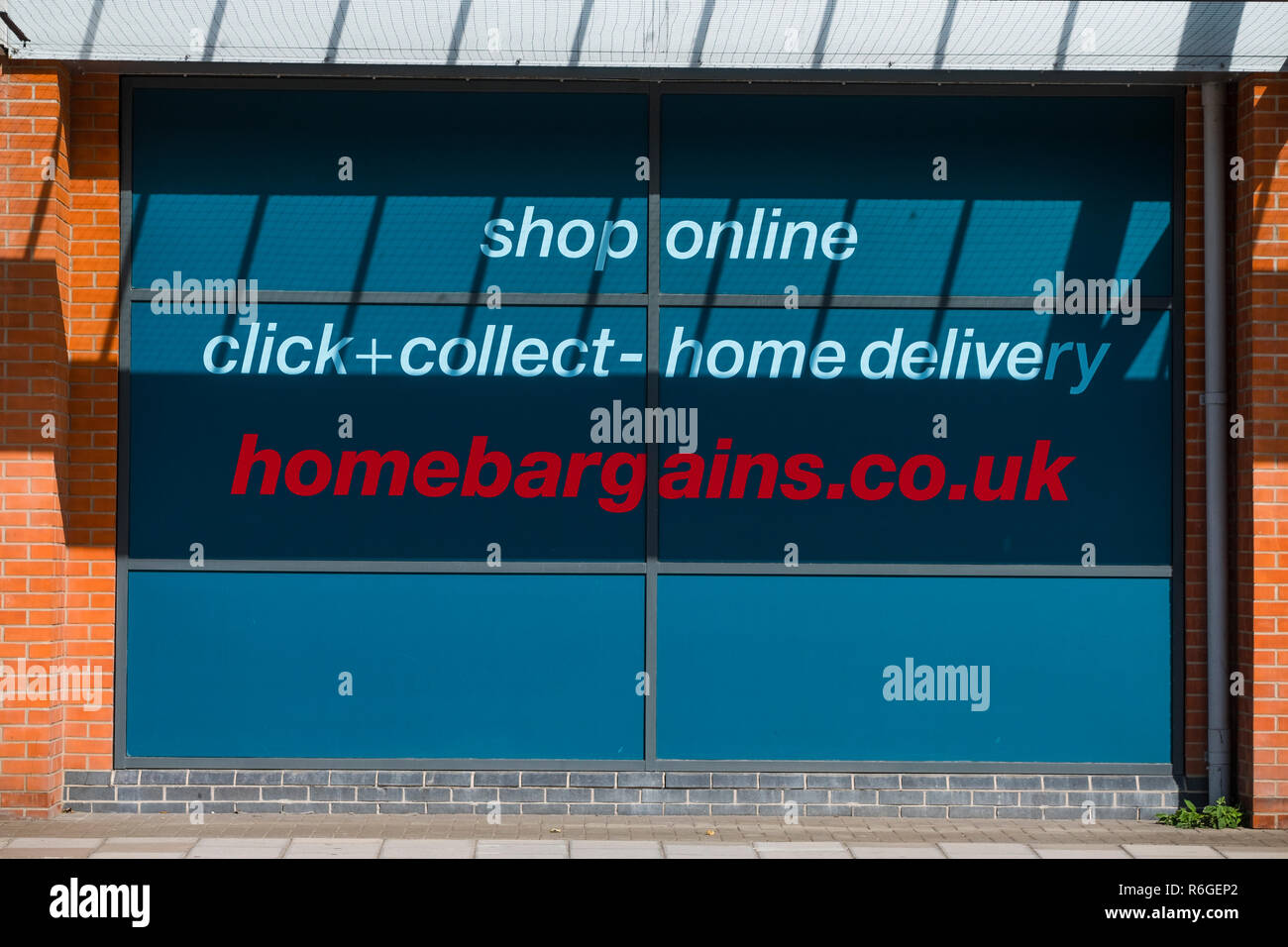 Home bargains logo hi-res stock photography and images - Alamy
