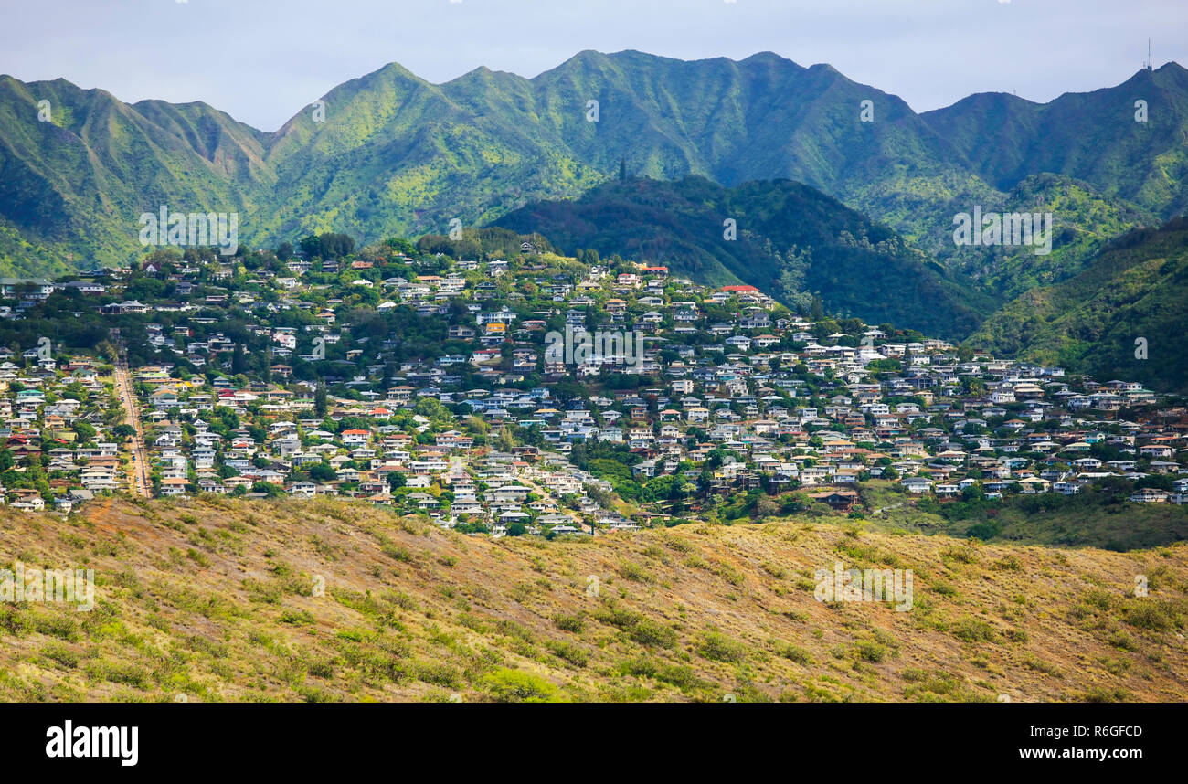 Kaimuki town area on a hill at the base of Koolau Mountain Range, Oahu ...