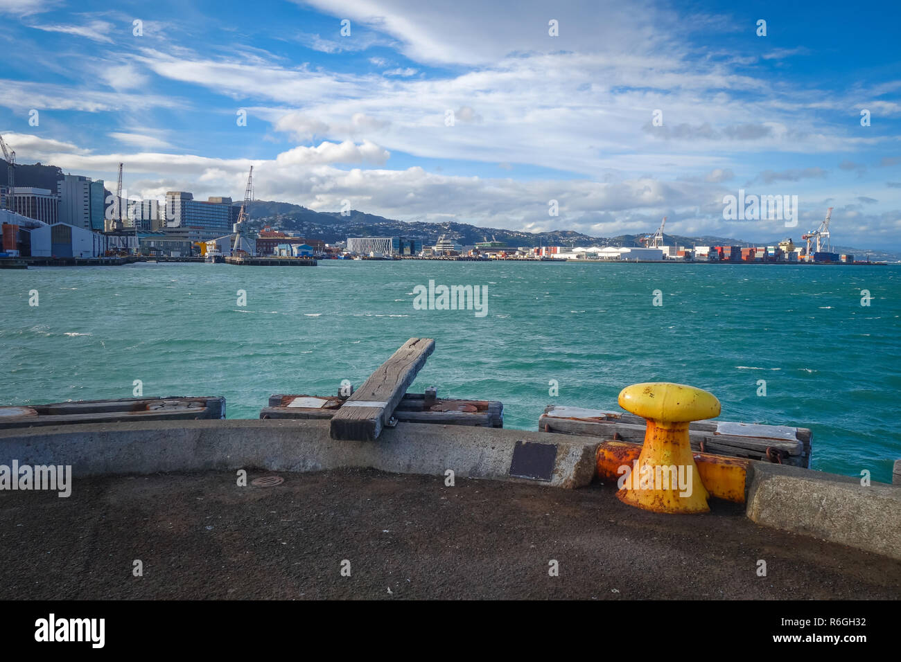 South dock isle of docks hi-res stock photography and images - Alamy