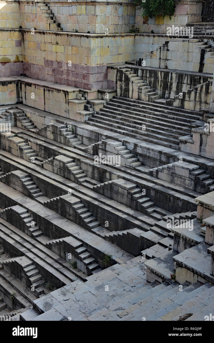 Ornate stepwell hi-res stock photography and images - Alamy