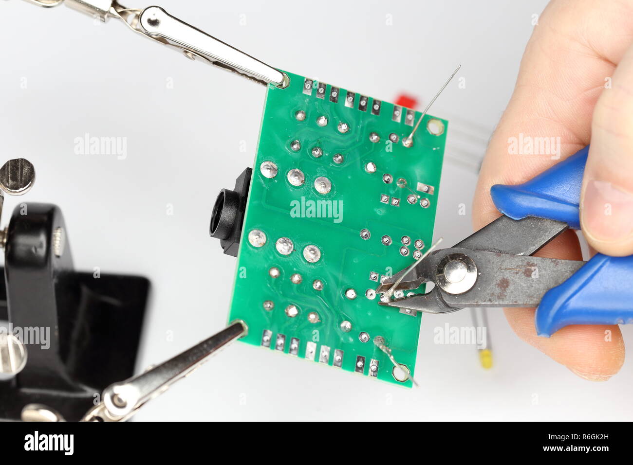Electronic components assemble hi-res stock photography and images - Alamy