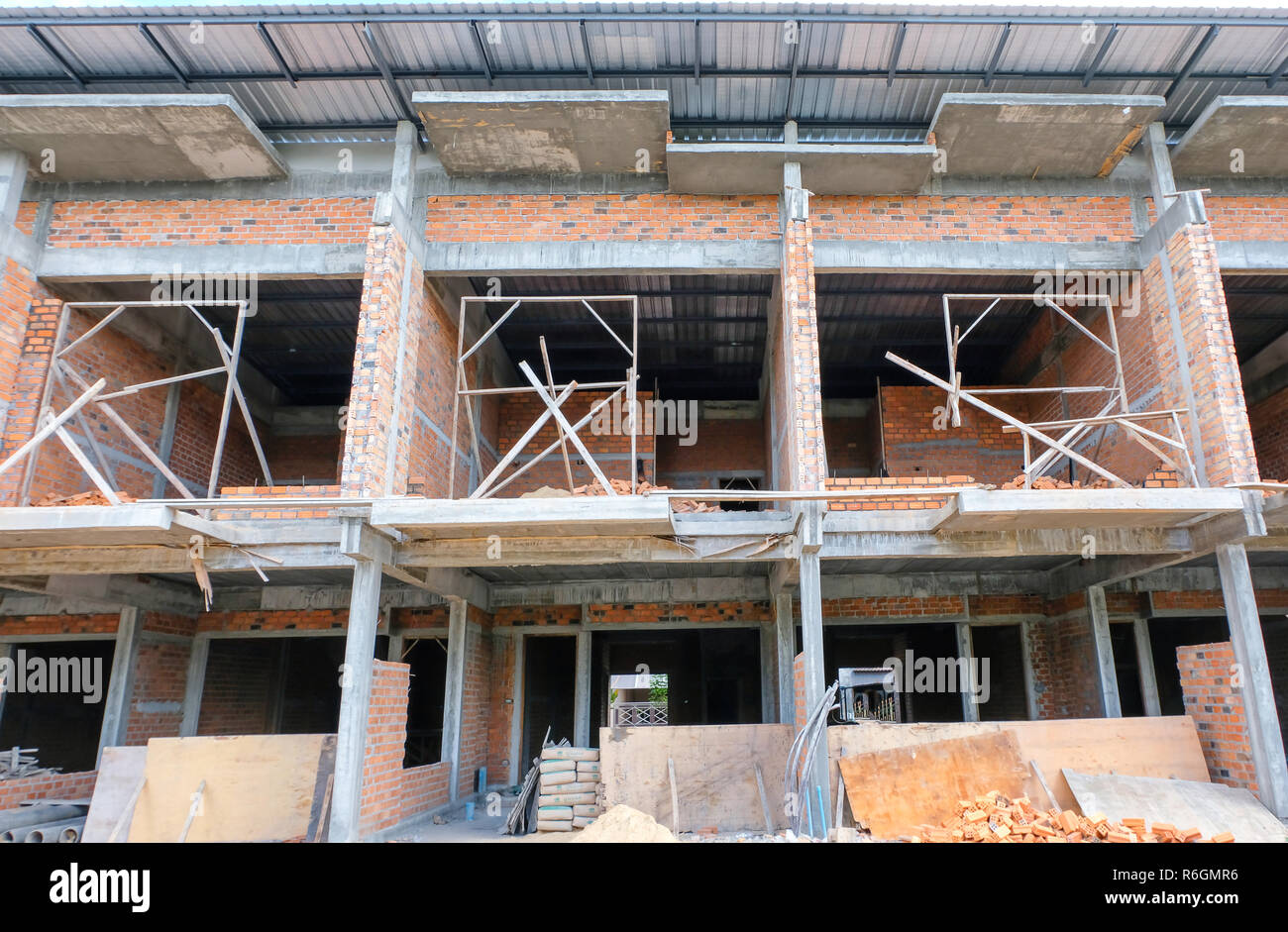 Row of houses under construction hi-res stock photography and images ...
