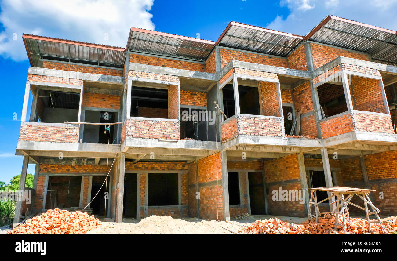 Two story concrete building hi-res stock photography and images - Alamy