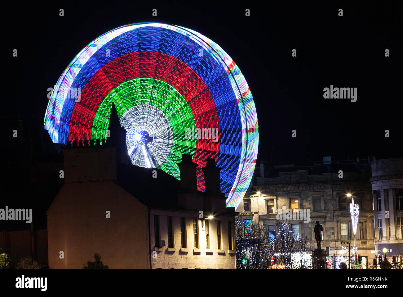 Long shutter speeds hi-res stock photography and images - Alamy