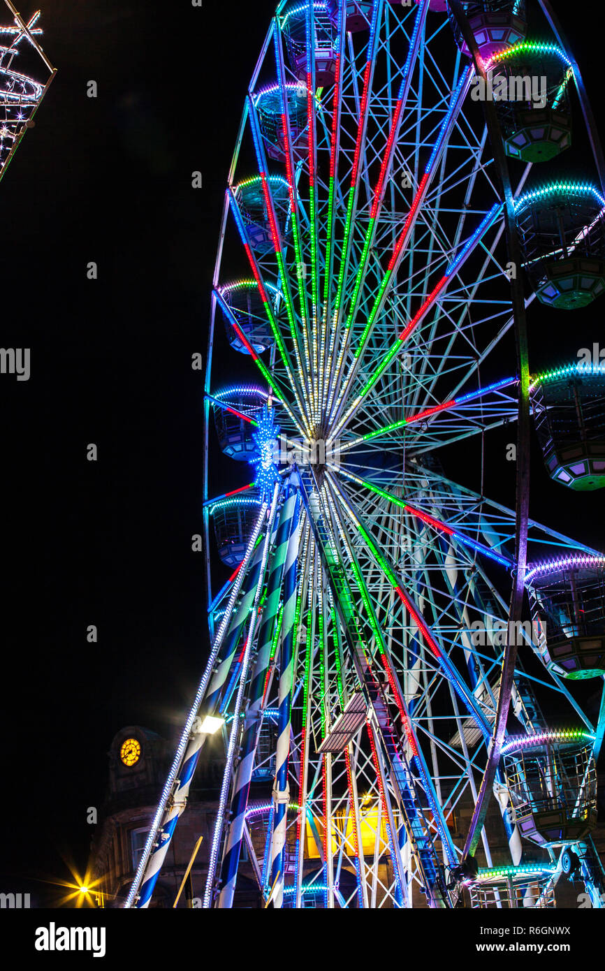 Long shutter speeds hi-res stock photography and images - Alamy