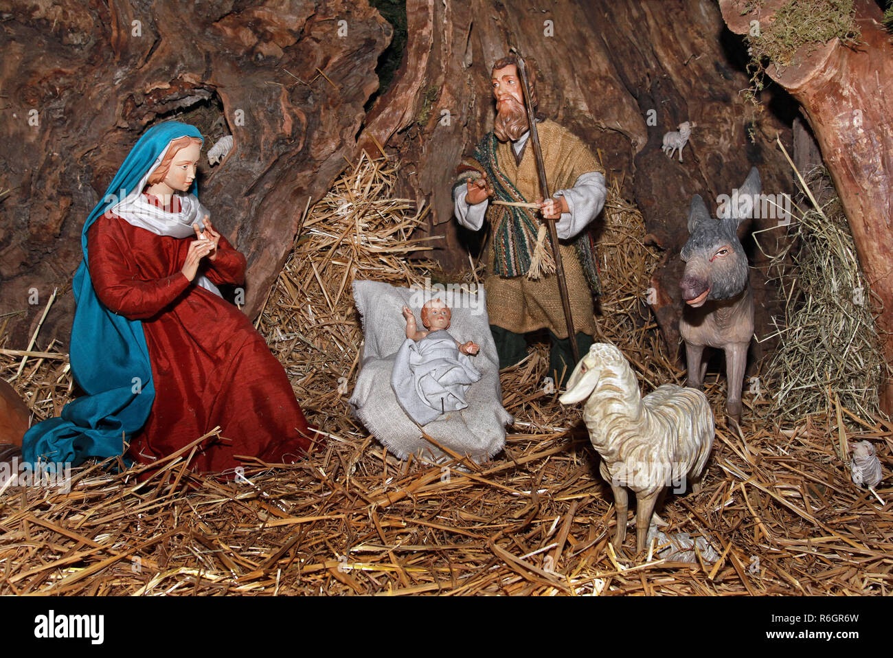 Krippenfiguren hi-res stock photography and images - Alamy