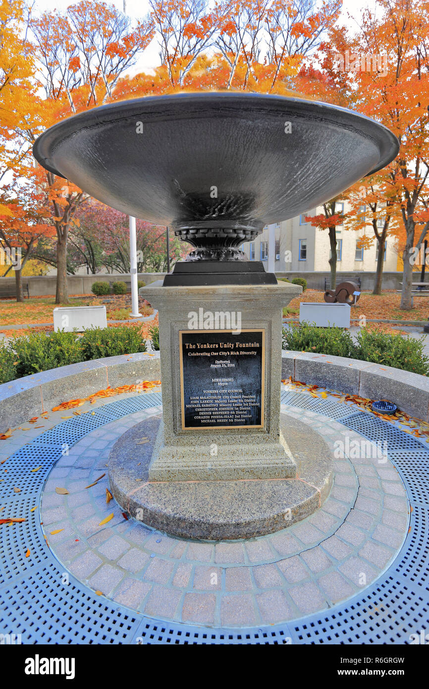 Fountain city hall hi-res stock photography and images - Alamy