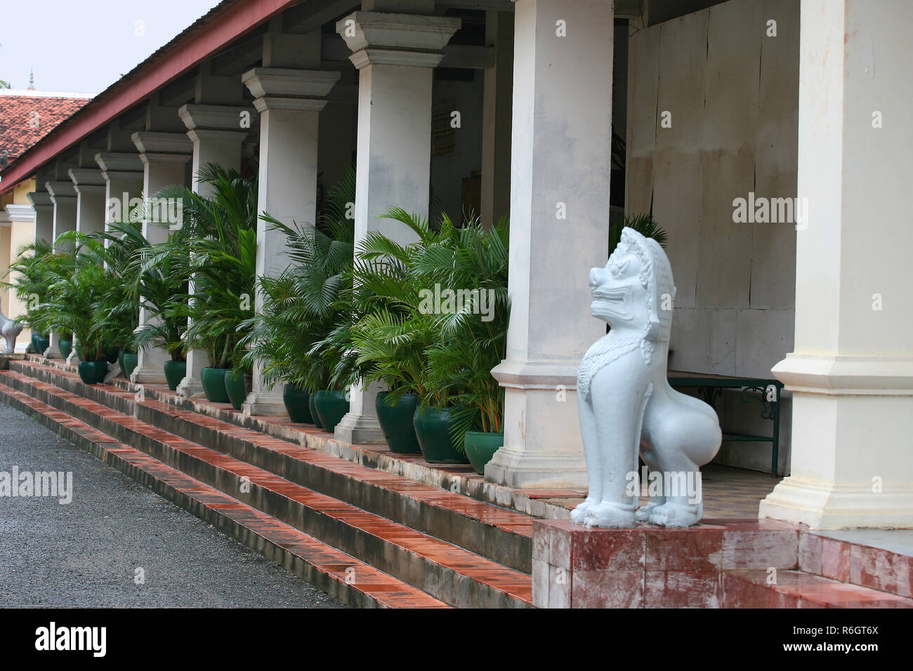 Reamker fresco galleries, Silver Pagoda, Phnom Penh, Cambodia Stock ...
