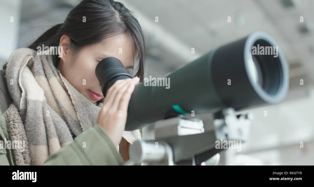 Chinese women observe hi-res stock photography and images - Alamy