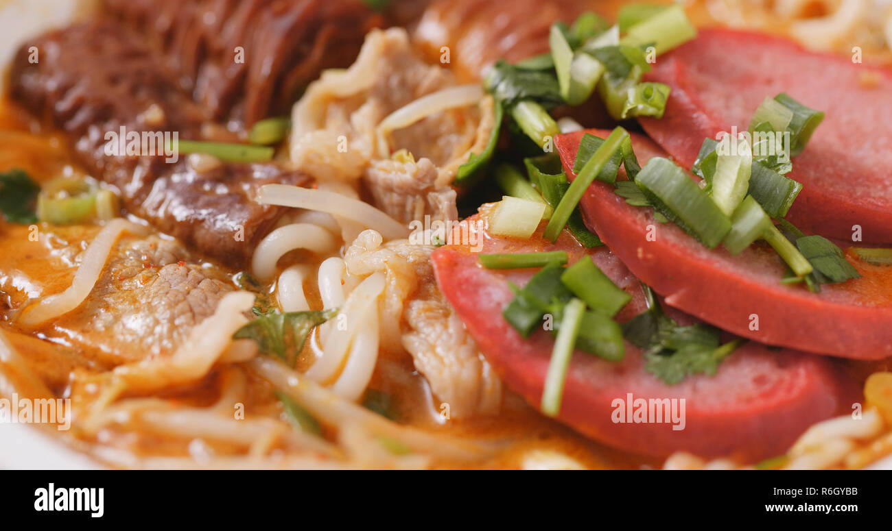 Hong kong street food noodles hi-res stock photography and images - Alamy