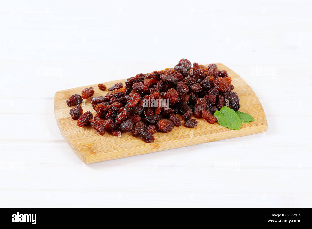 pile of sweet raisins Stock Photo - Alamy