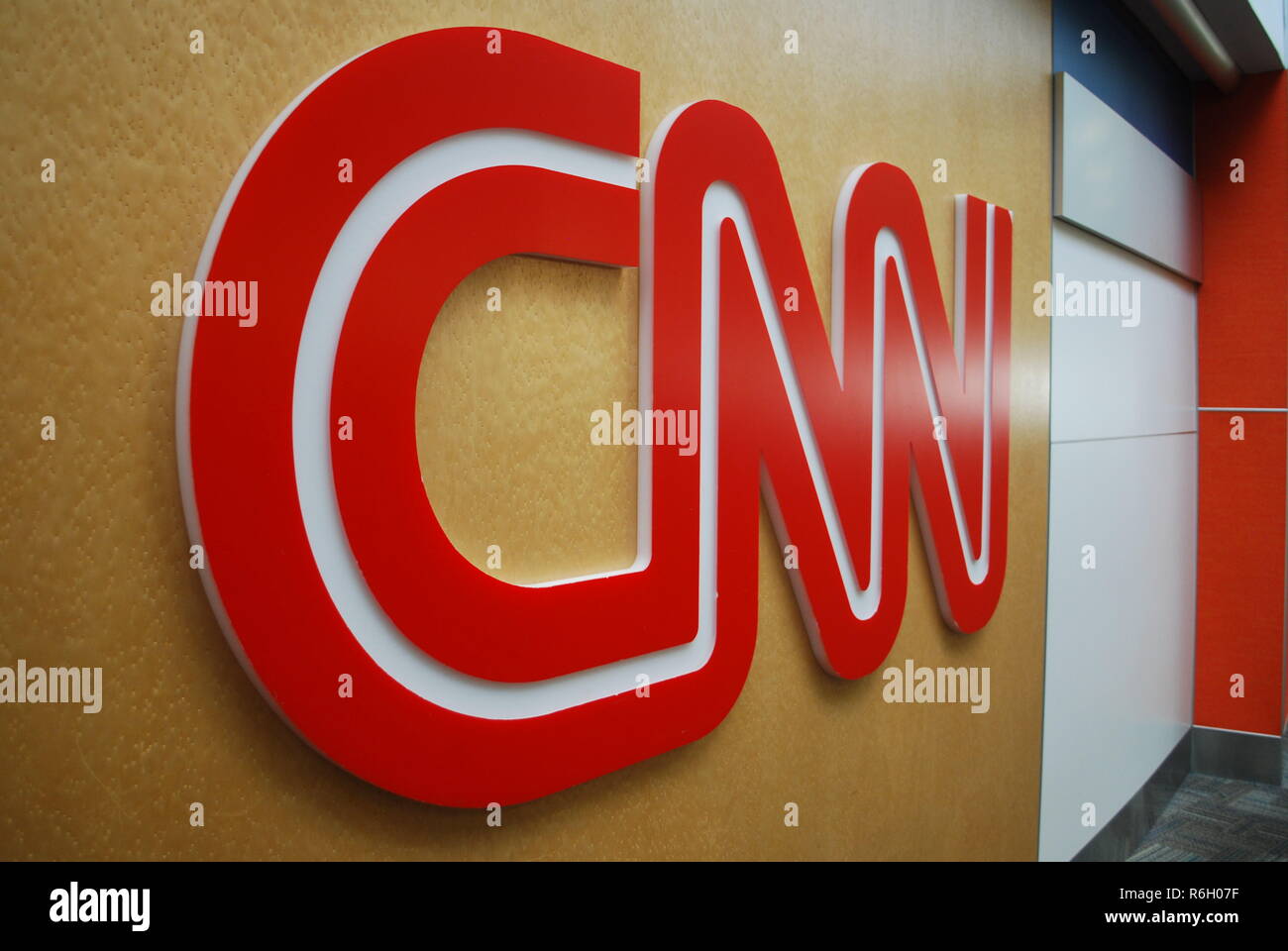 Cnn building sign hi-res stock photography and images - Alamy