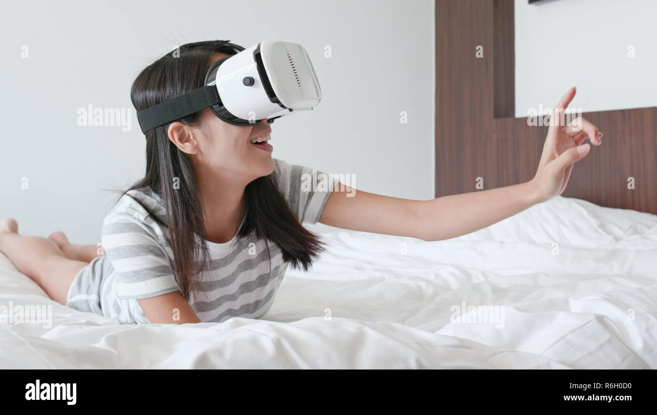 Beautiful chinese woman wearing headset hi-res stock photography and ...