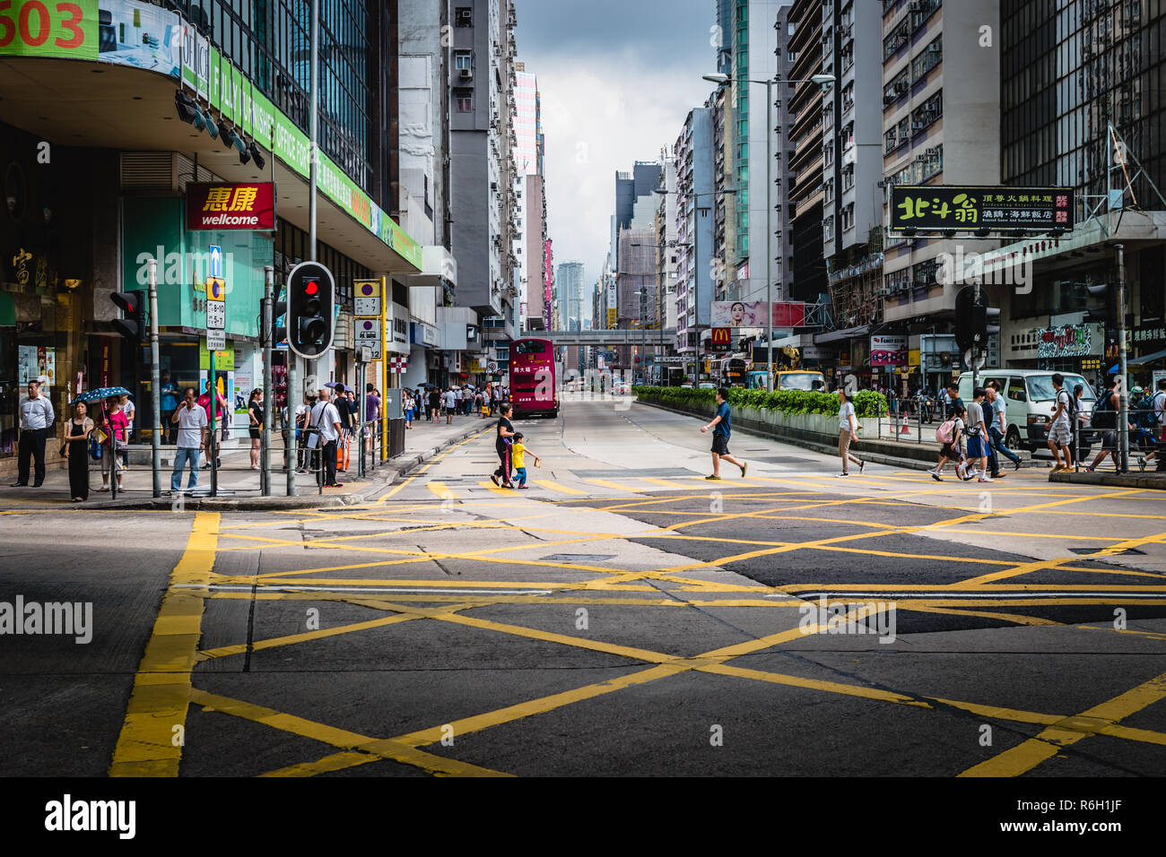 Hong kong street photo hi-res stock photography and images - Alamy