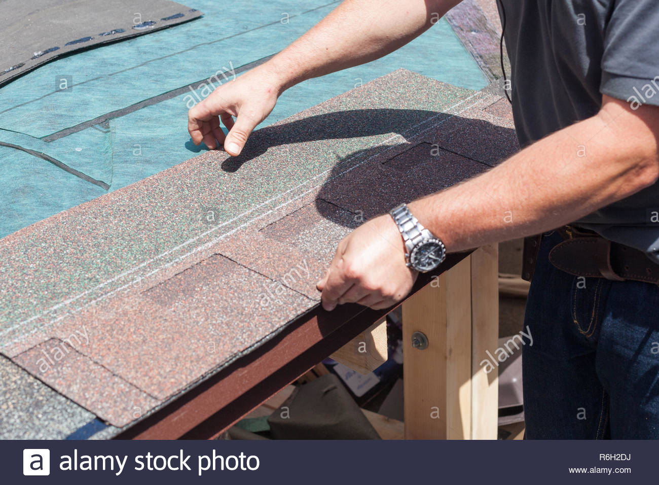Roof Shingles Worker Stock Photos & Roof Shingles Worker Stock Images ...