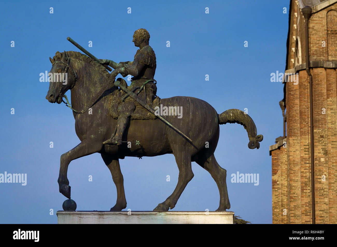 The Equestrian Statue of the condottiere Erasmo da Narni, known as ...