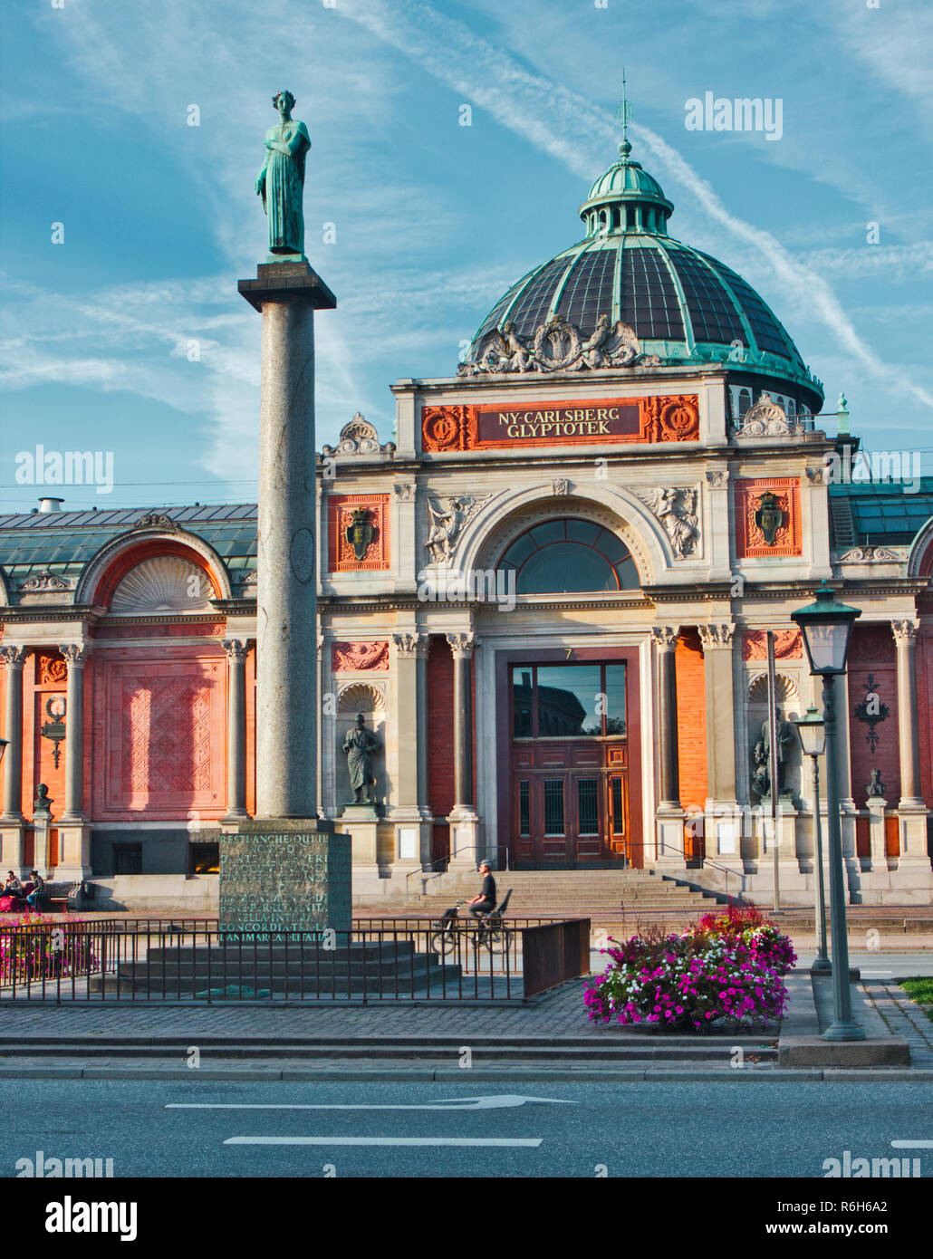 Ny carlsberg glyptotek museum hi-res stock photography and images - Alamy