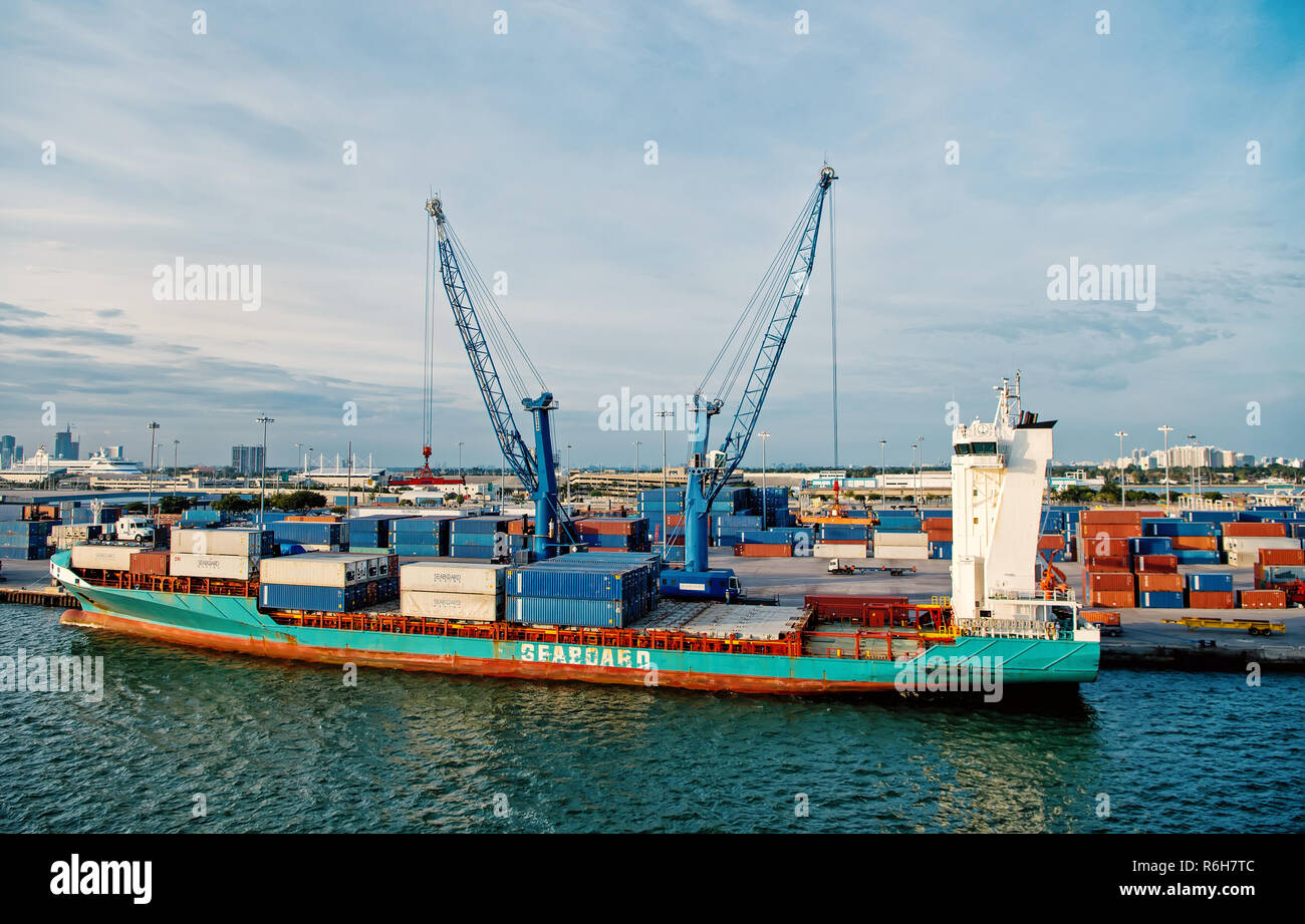 Large crane on barge in hi-res stock photography and images - Alamy