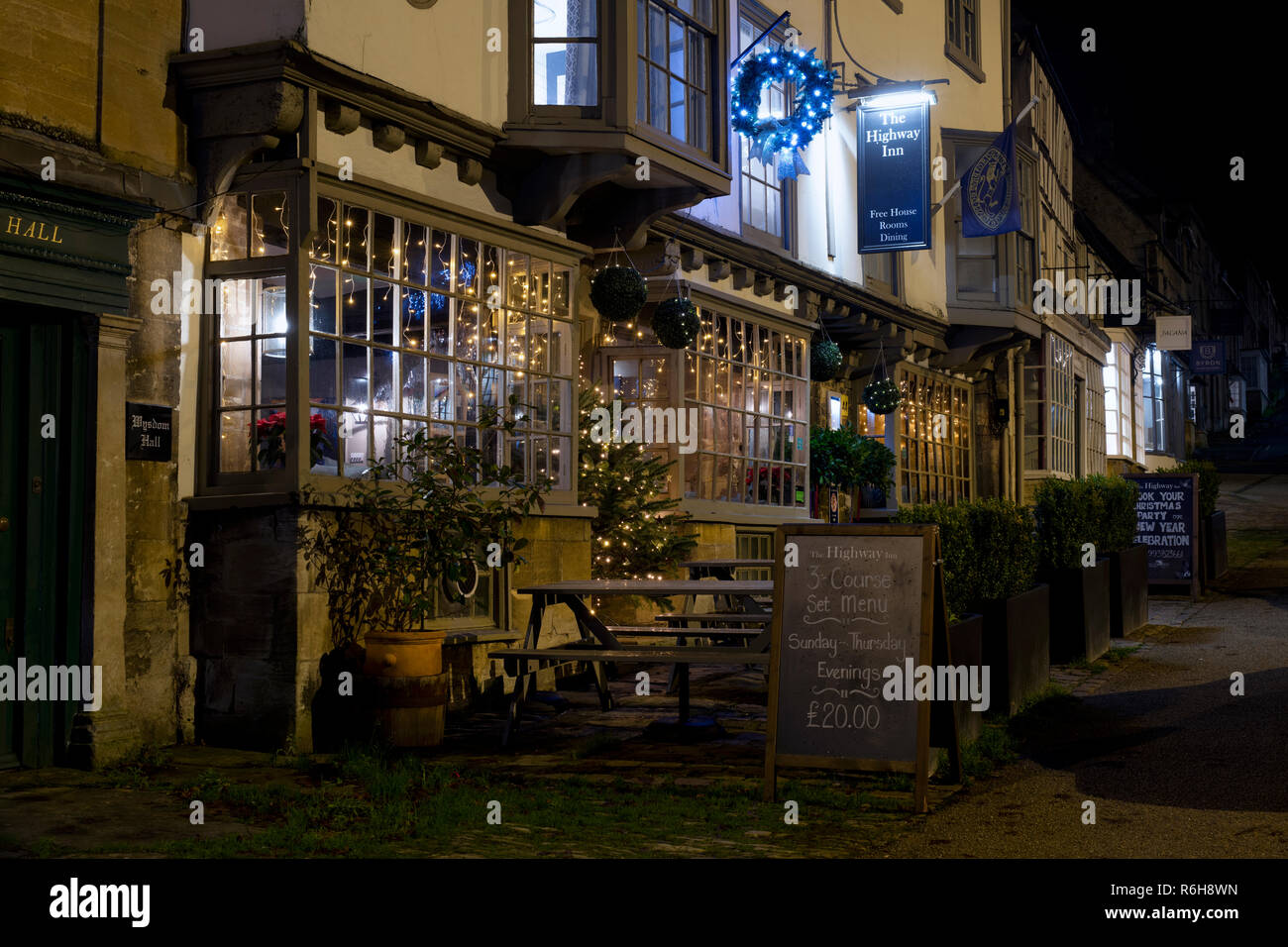 The highway inn, burford hi-res stock photography and images - Alamy