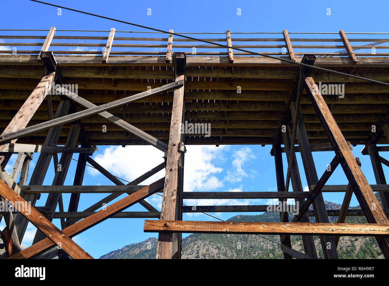 Scaffold bridge beams hi-res stock photography and images - Alamy