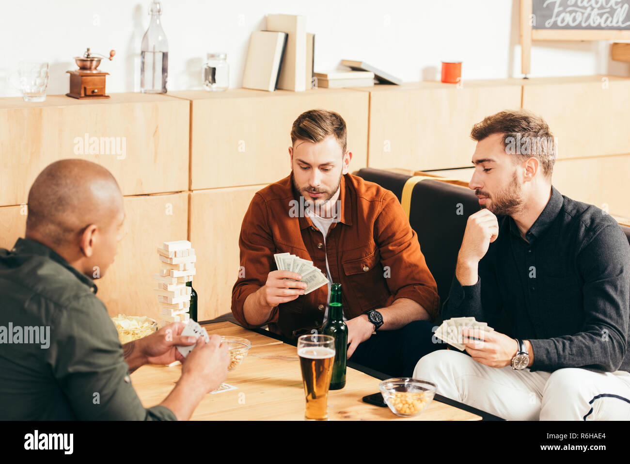 Cafe playing cards hi-res stock photography and images - Alamy