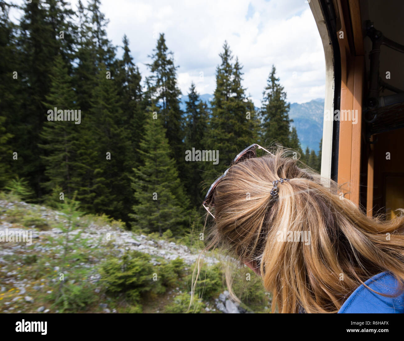 Sticking head out of train window hi-res stock photography and images ...