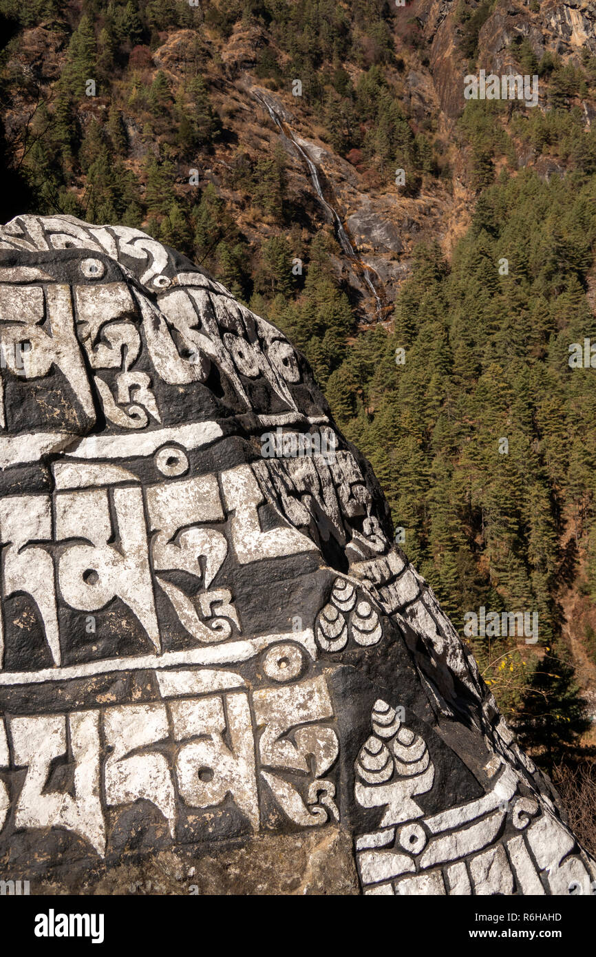 Boulder base hi-res stock photography and images - Alamy