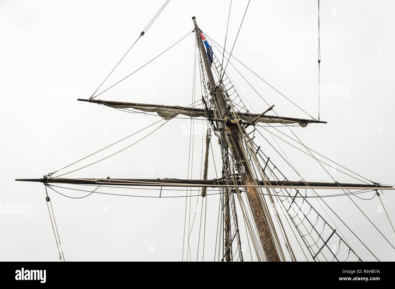 Old sailship hi-res stock photography and images - Alamy