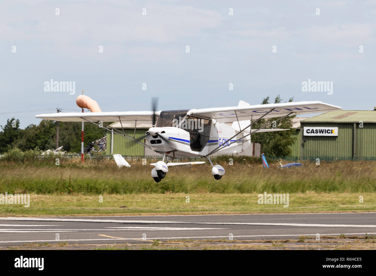 Skyranger Microlight Landing High Resolution Stock Photography and ...