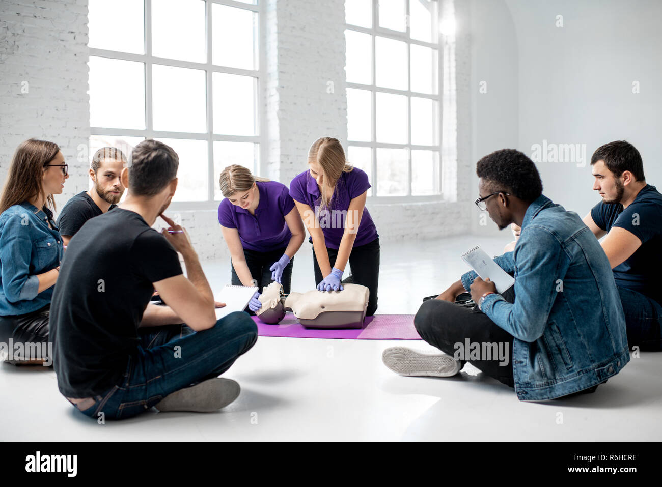 Cpr circle hi-res stock photography and images - Alamy