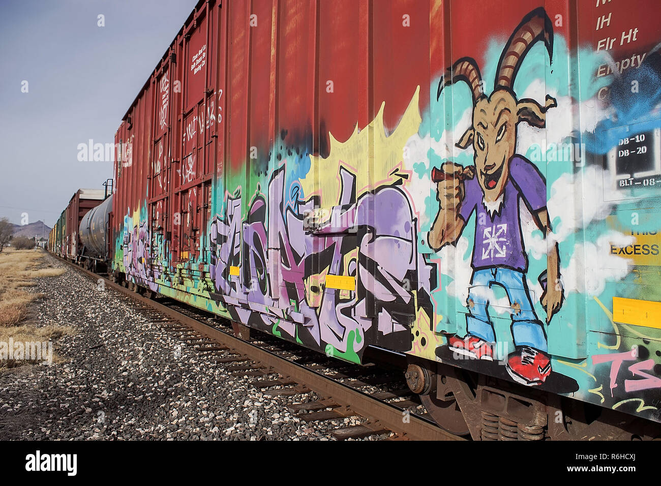 Shipping container graffiti hi-res stock photography and images - Alamy