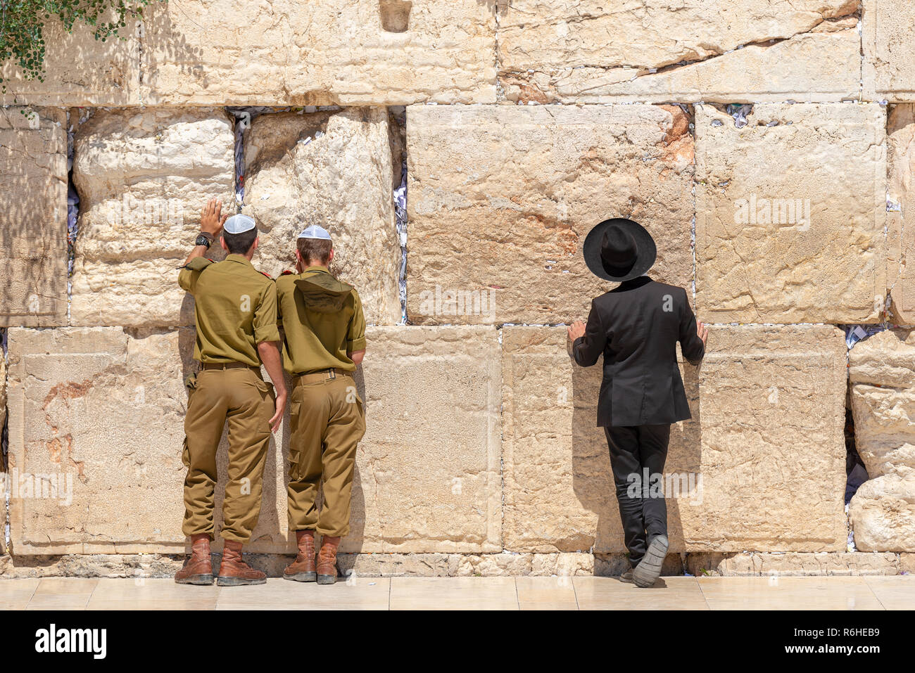 Jew prayer shawl praying city hi-res stock photography and images - Alamy