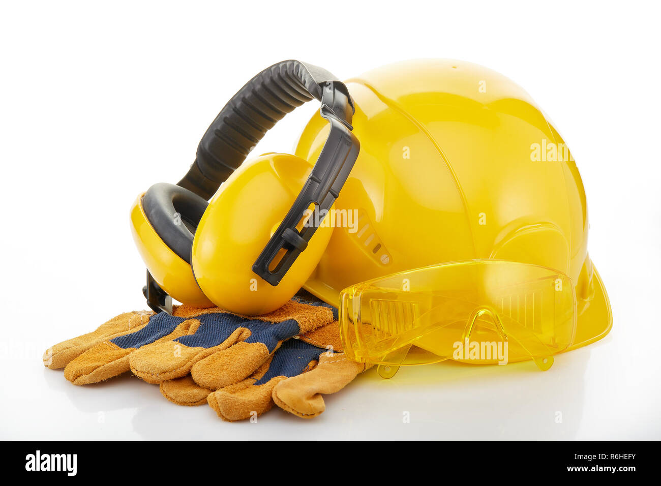 Yellow protecting clothes hi-res stock photography and images - Alamy