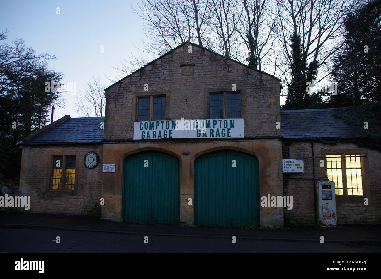 Long Compton. The Macmillan Way. Long-distance trail. Warwickshire ...