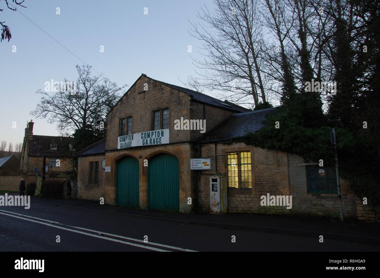 Long Compton. The Macmillan Way. Long-distance trail. Warwickshire ...