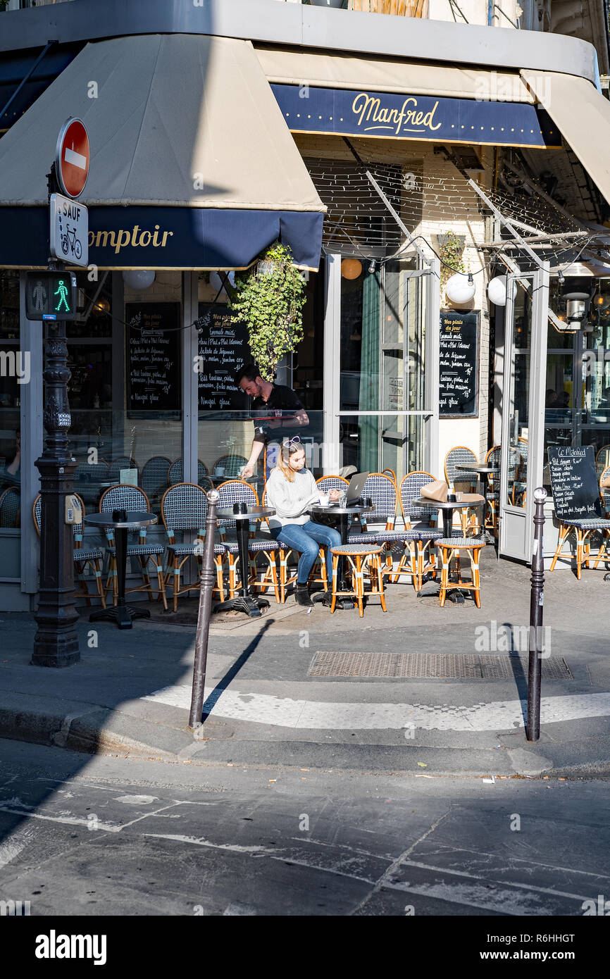 Traditional bistro hi-res stock photography and images - Alamy