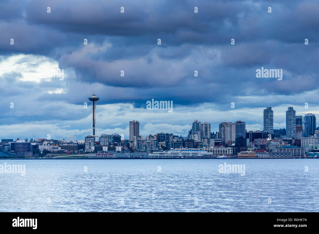 A view of the Seattle skyline as night approaches Stock Photo - Alamy
