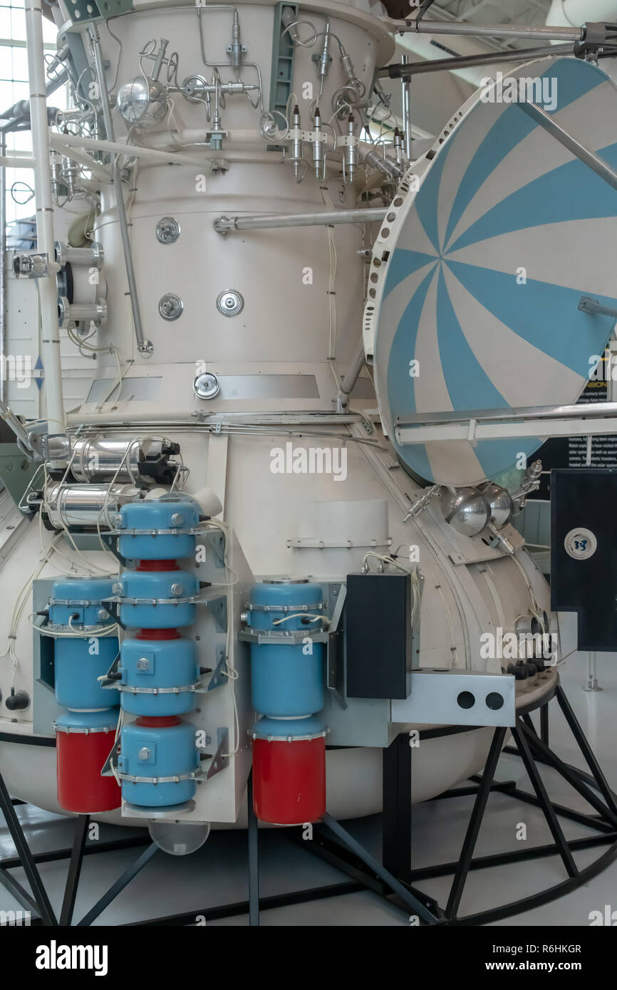 Space probe hi-res stock photography and images - Alamy