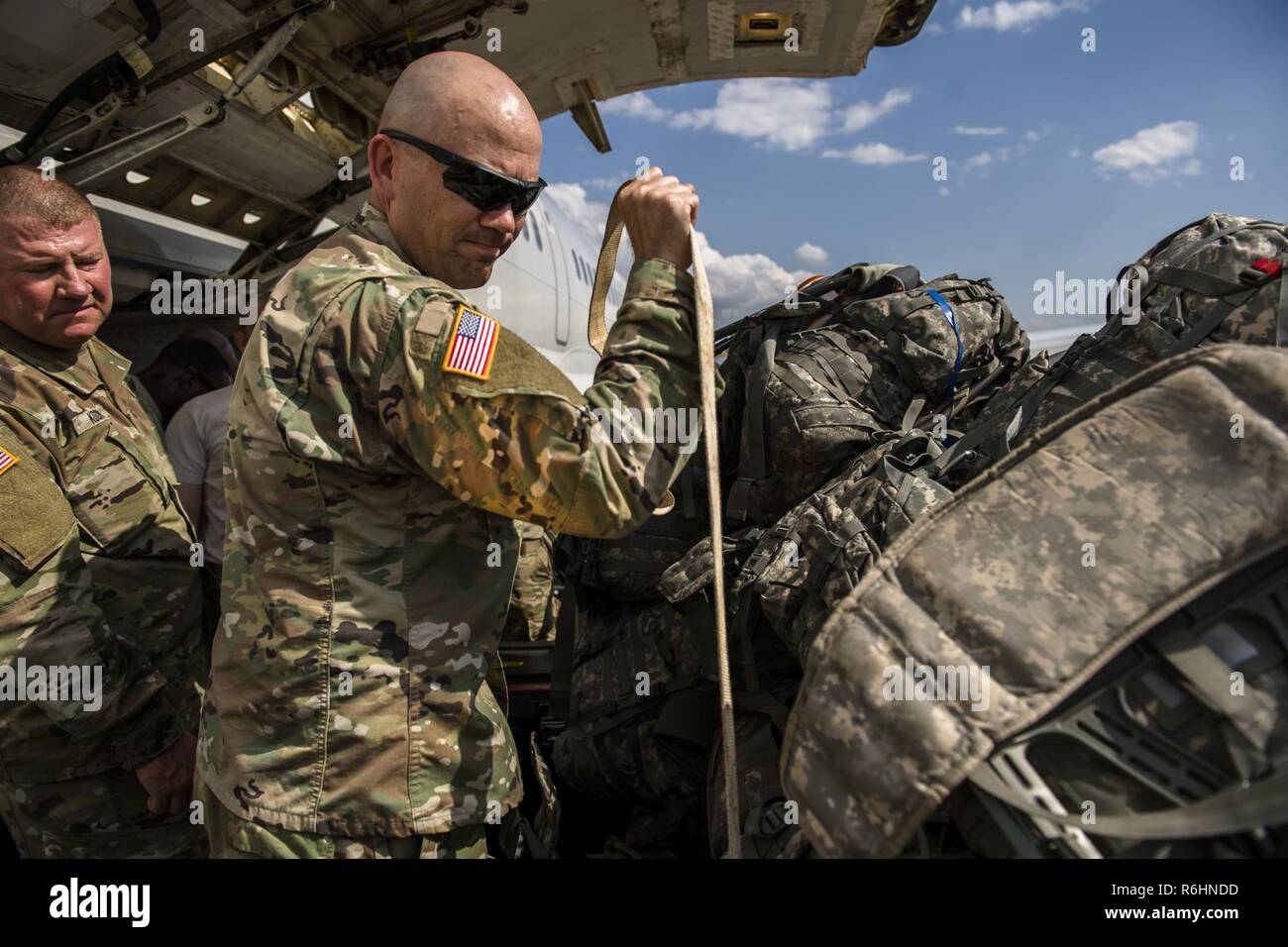 Soldiers from 2nd Battalion, 153rd Infantry Regiment, 39th Infantry ...
