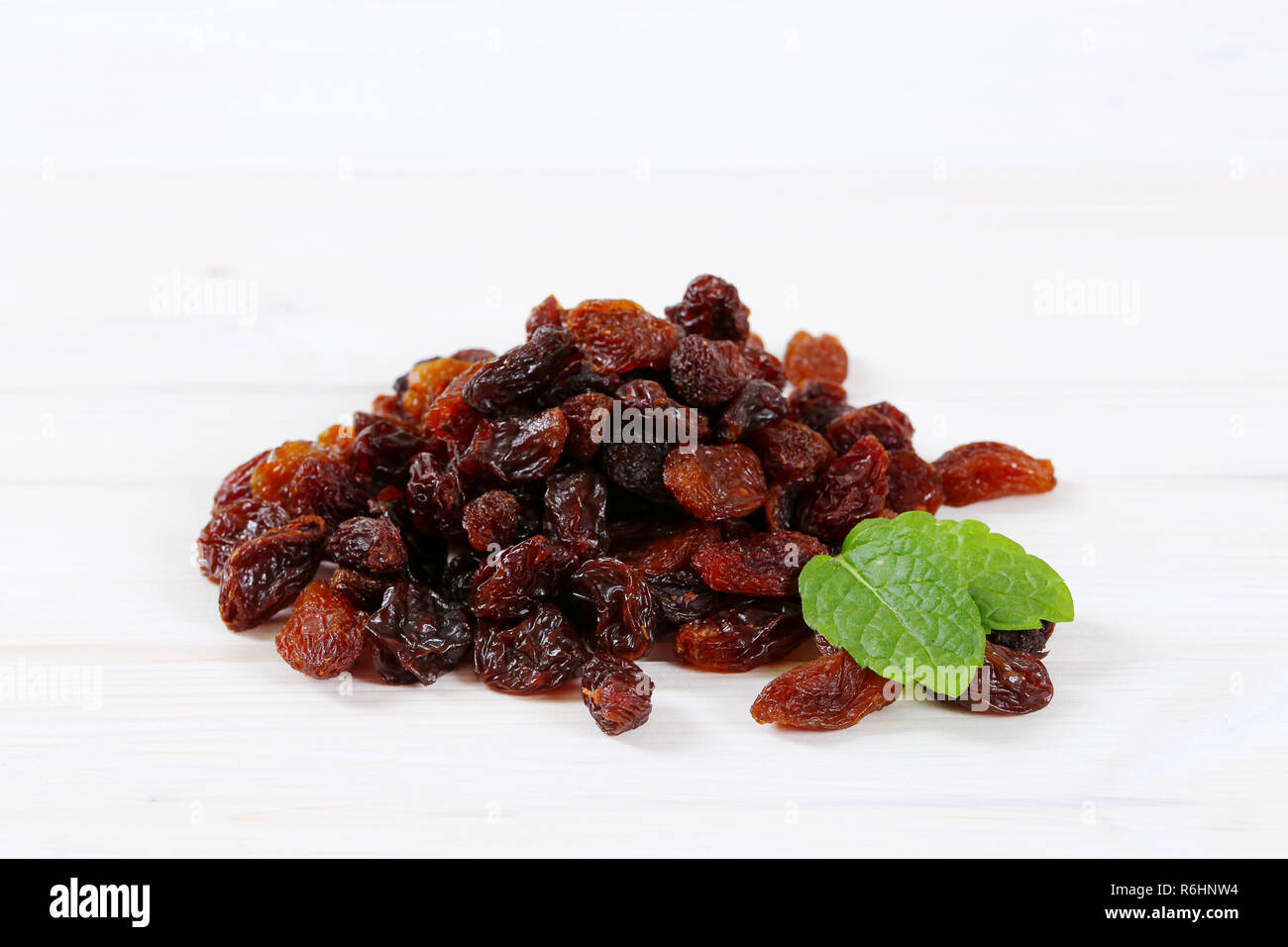 pile of sweet raisins Stock Photo - Alamy