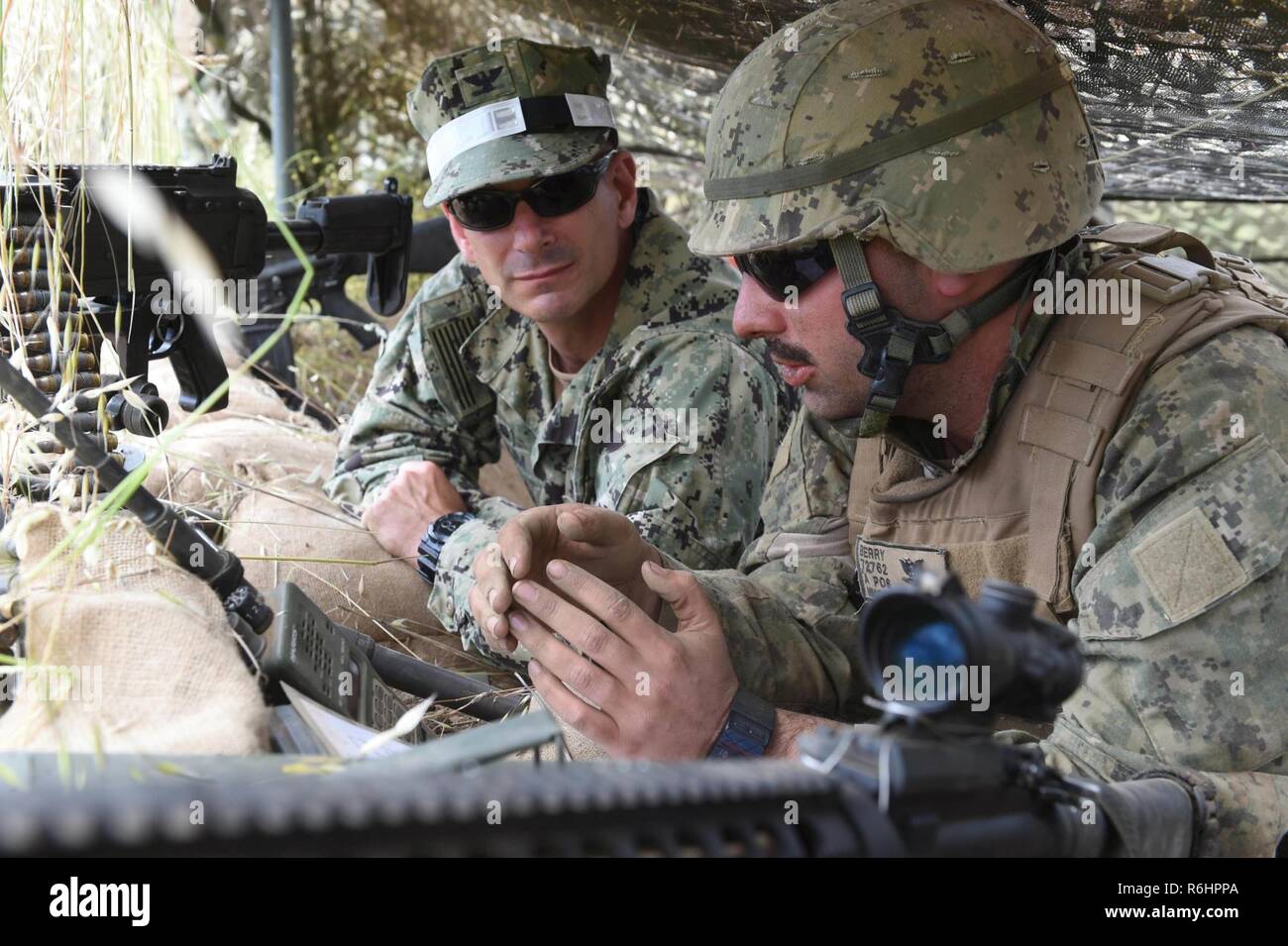 FORT HUNTER LIGGETT, Calif. (May 15, 2017) - Builder 3rd Class Robert ...