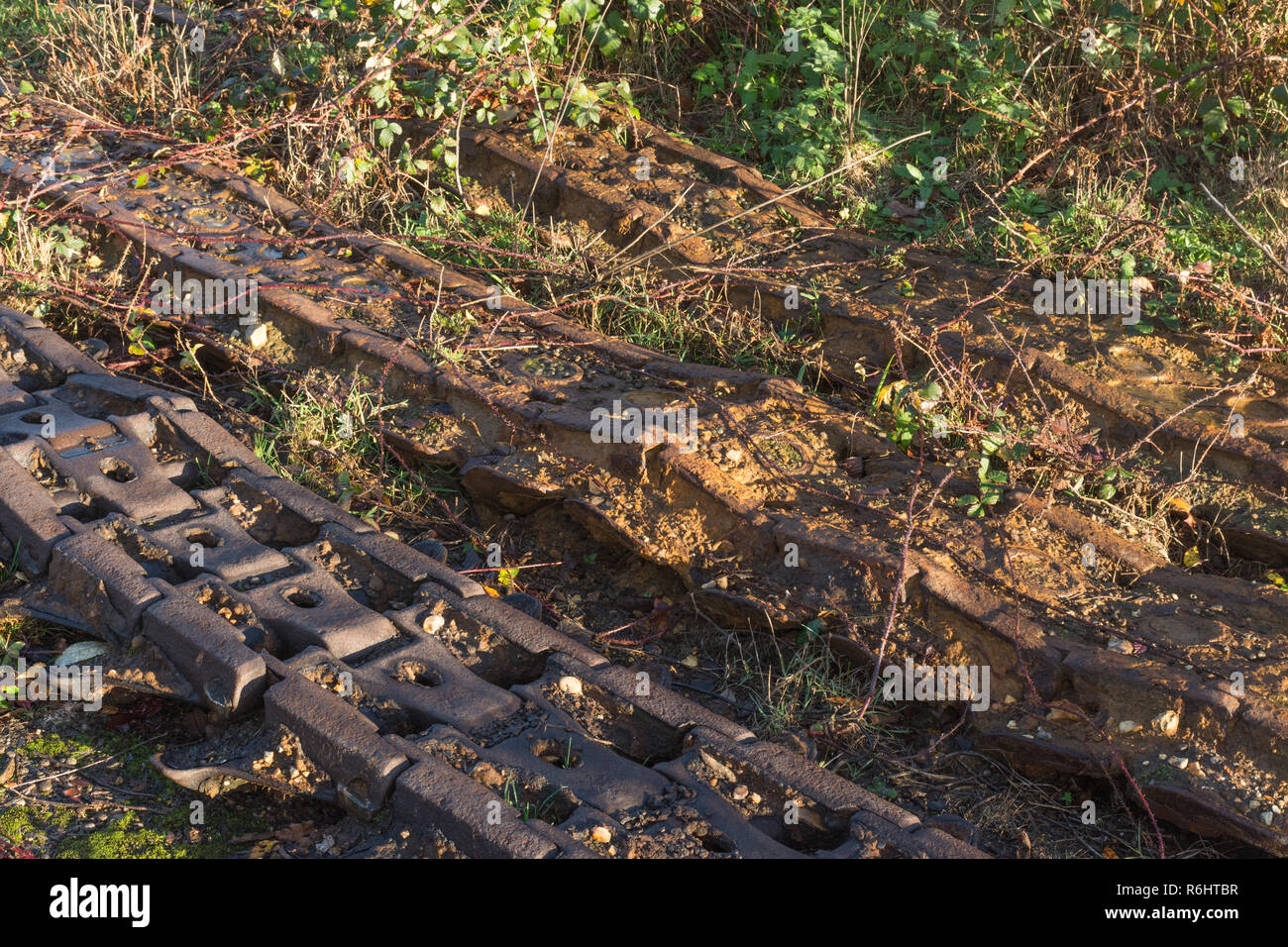 Tank tracks hi-res stock photography and images - Alamy