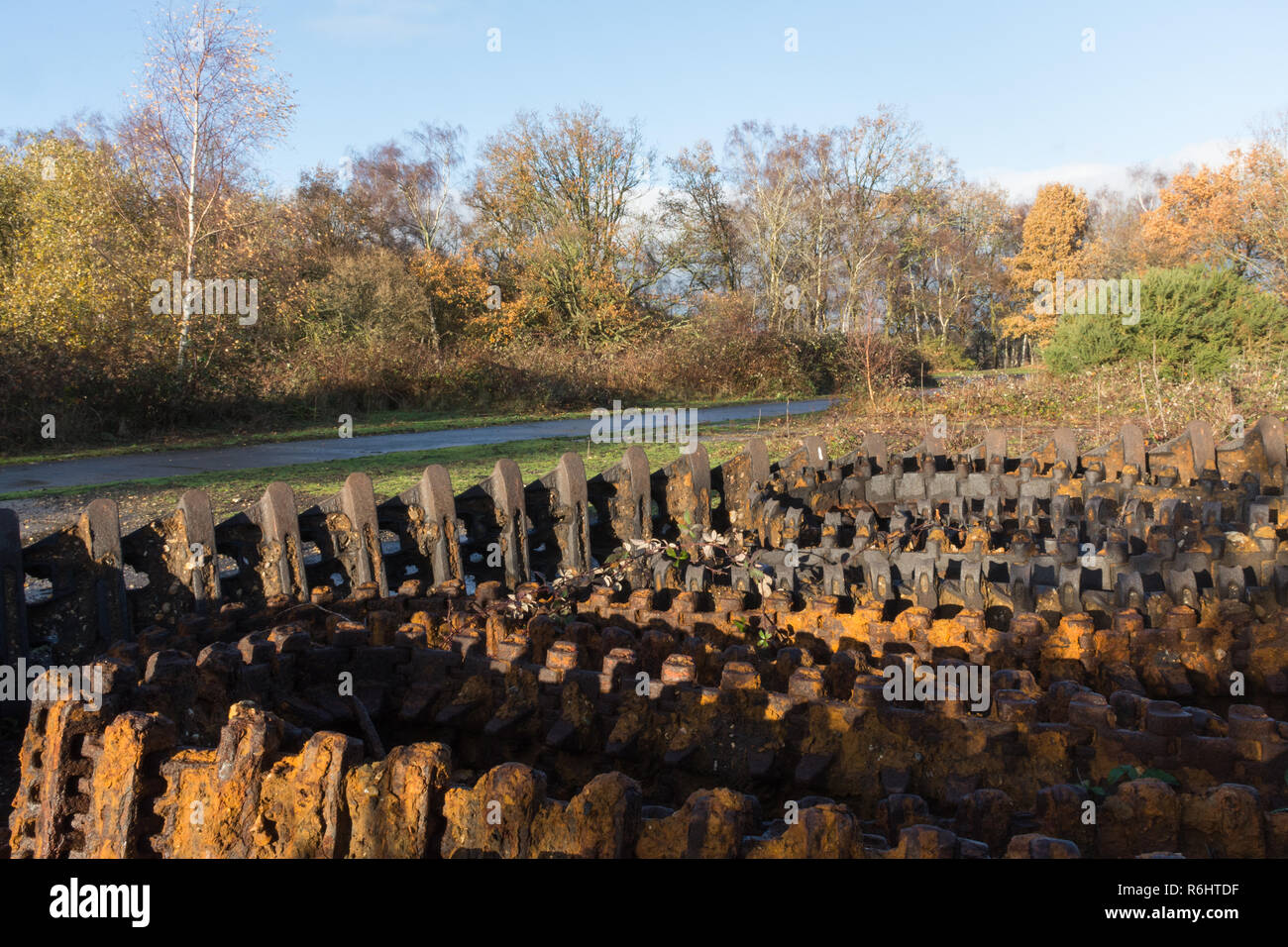 Tank tracks hi-res stock photography and images - Alamy
