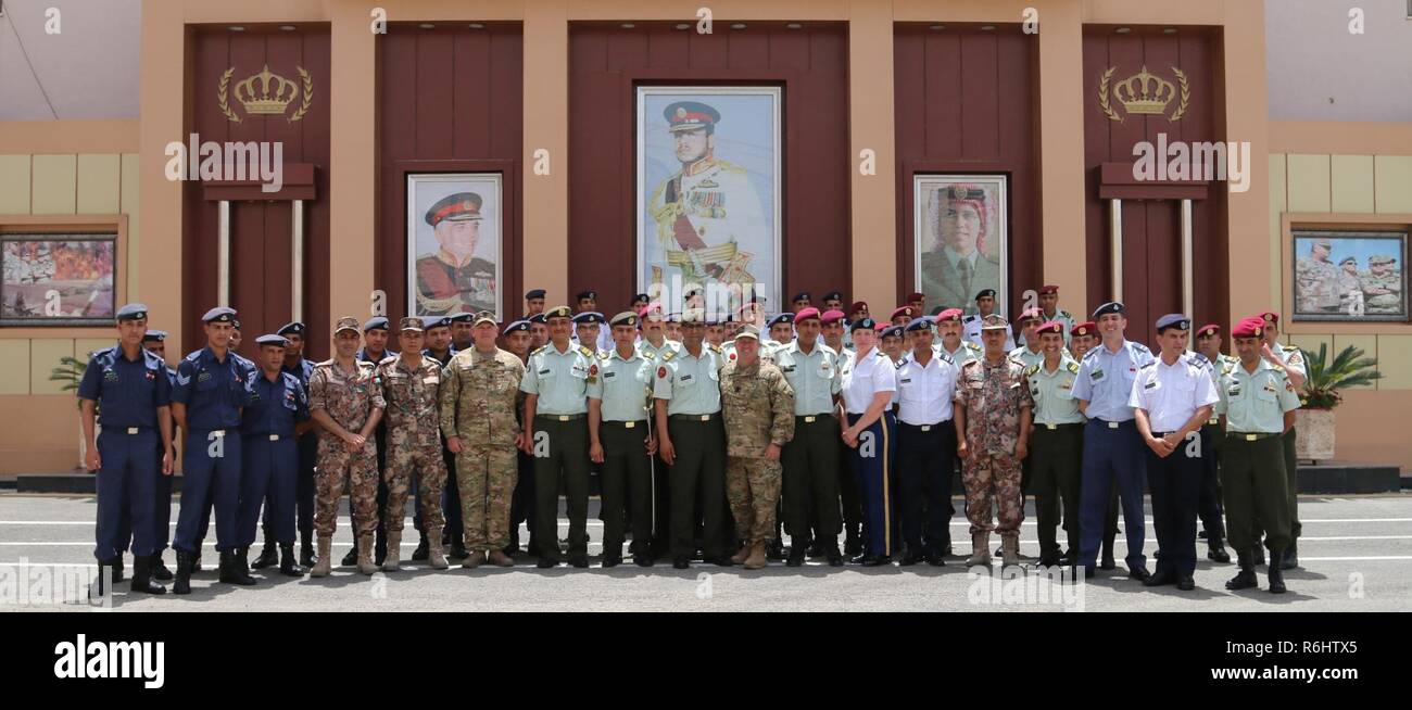 Noncommissioned officers from the Jordan Armed Forces-Arab Army (JAF ...