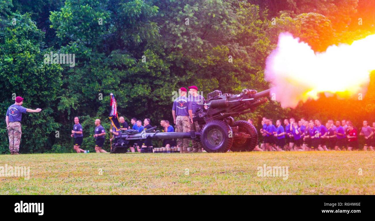 3rd battalion 319th airborne field artillery regiment hi-res stock ...